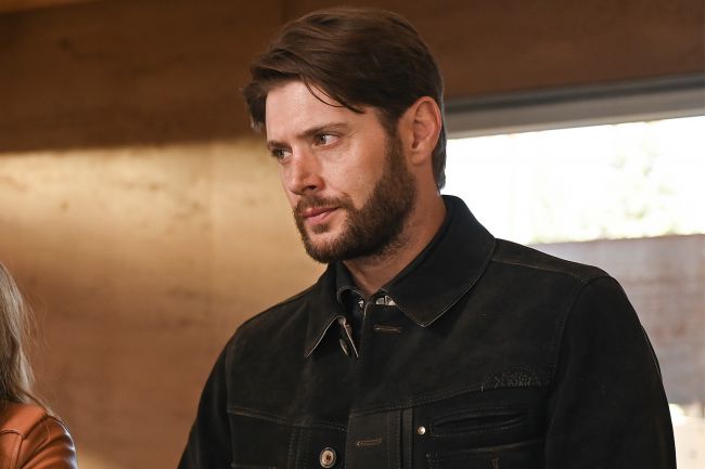 Jensen Ackles está jogando seu capuz no ringue para interpretar Batman ...