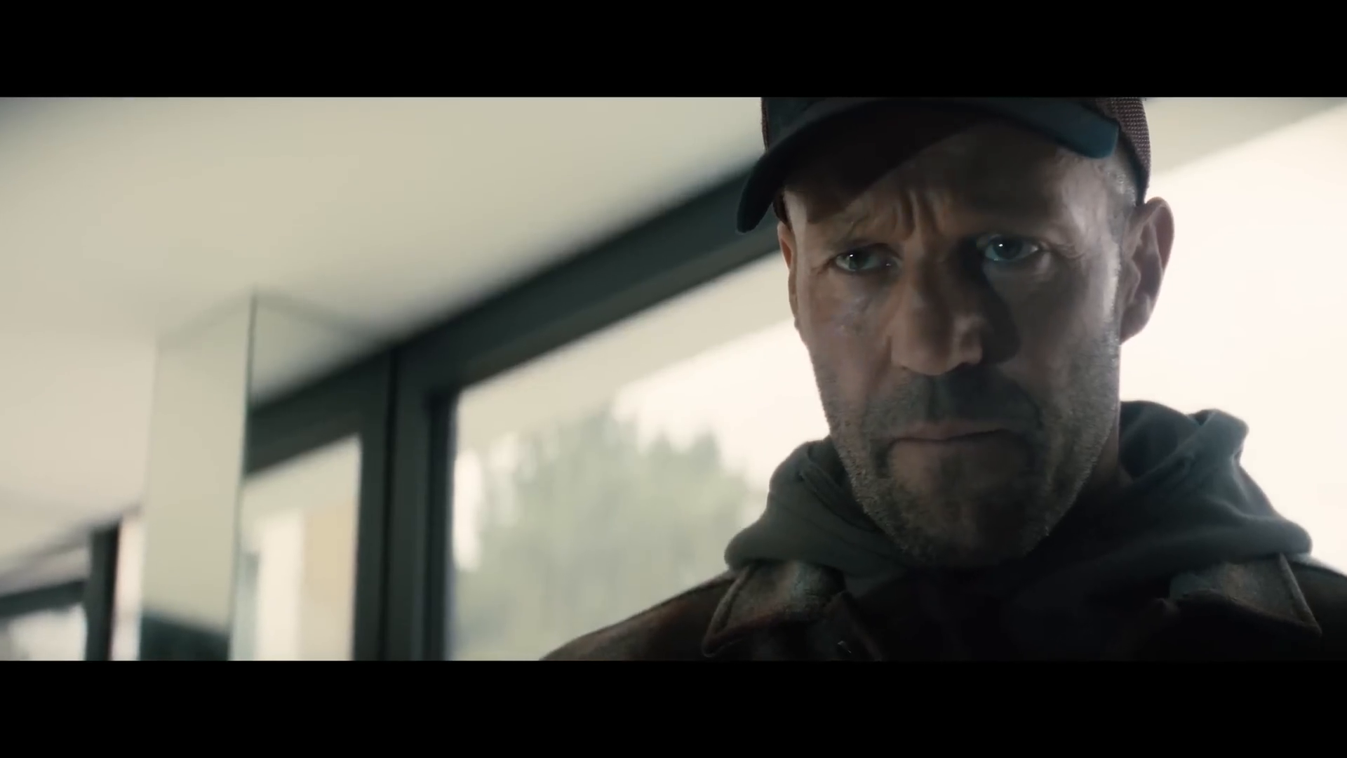 Jason Statham caça traficantes de seres humanos em A Working Man, de ...