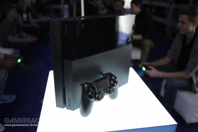 PlayStation 4 vista de todos os ângulos - - Gamereactor