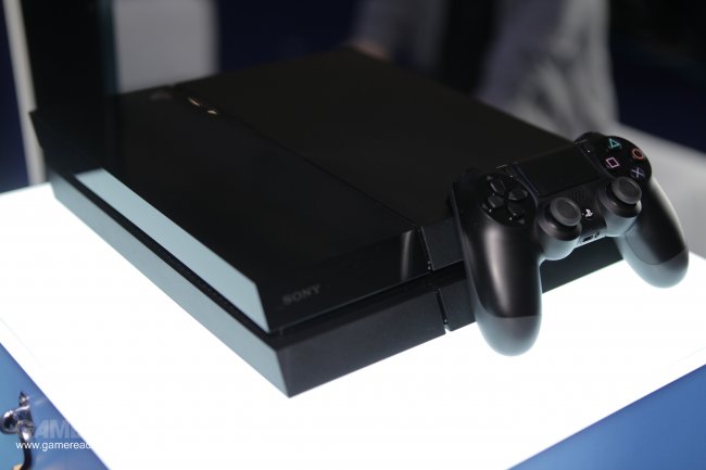 PlayStation 4 vista de todos os ângulos - - Gamereactor