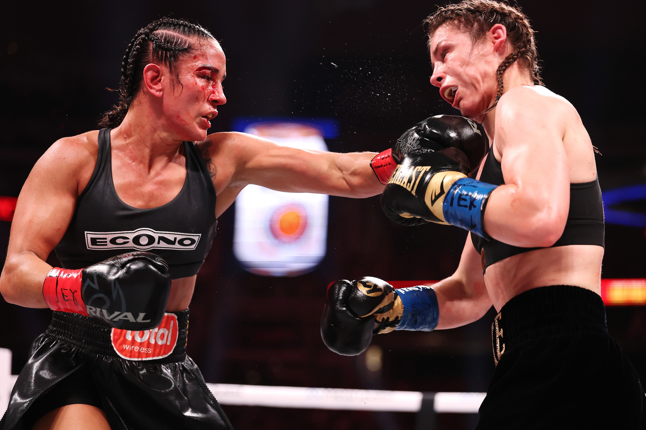 Katie Taylor x Amanda Serrano foi controversa, mas também uma luta marcante no boxe feminino ...