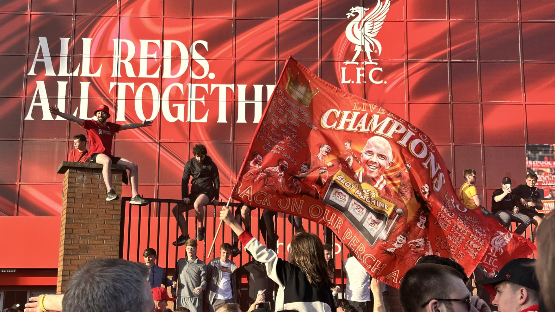 A vitória do Liverpool na Premier League foi sentida em um nível ...