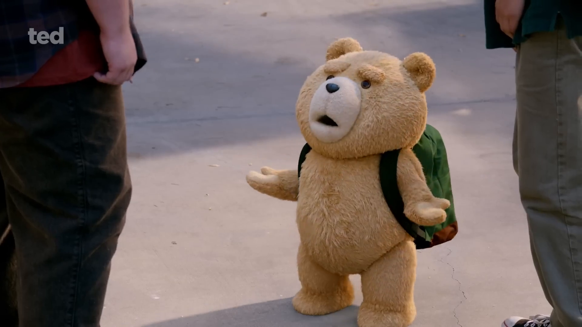 Ted parece mais selvagem do que nunca em seu novo trailer prequel