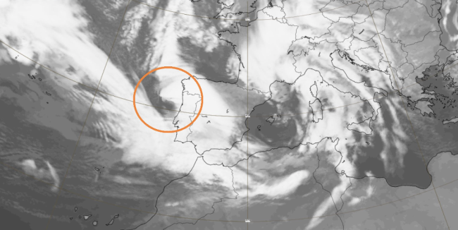 Tempestade Kristin corta a energia para 800.000 em Portugal e depois ...