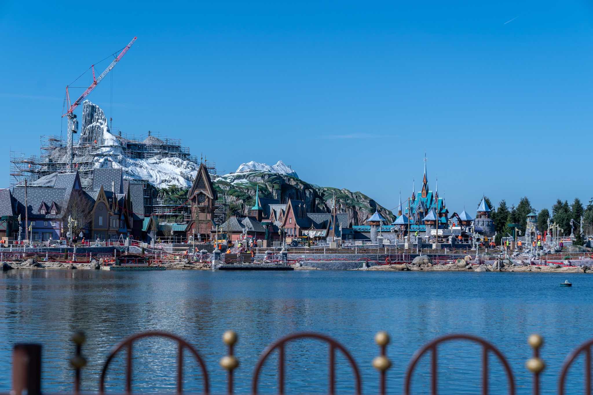 Disneyland Paris anuncia novo parque temático com passeios de O Rei ...